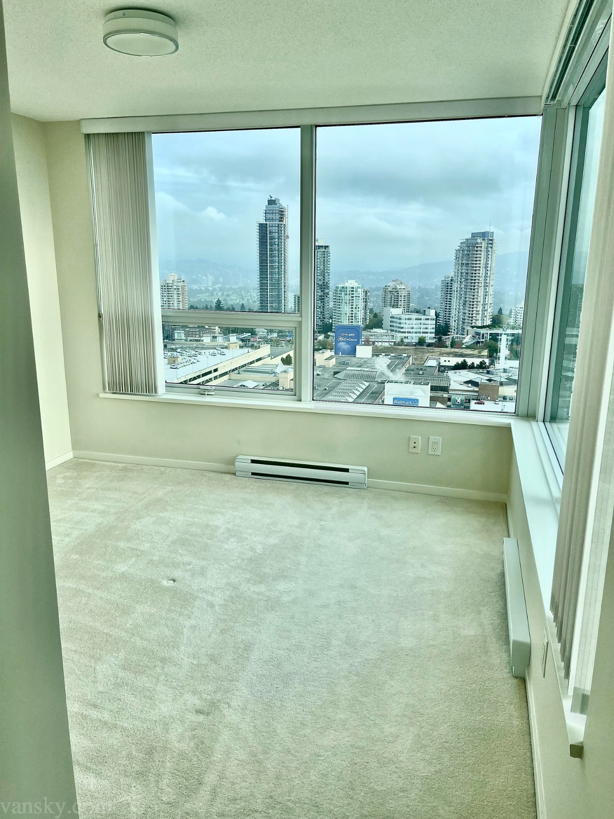温哥华出租 2 Bed 2 Bath Condo in Metrotown, Burnaby - 温哥华天空 - Vansky.com